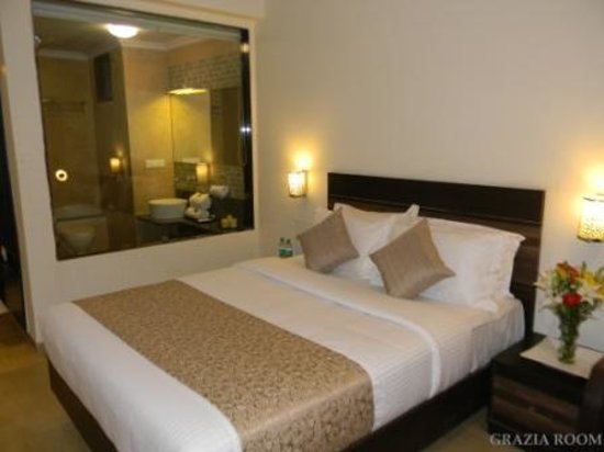 Rooms - Crossroads Lodges